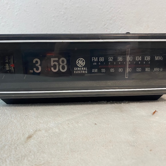 general electric | Other | Vintage 984 General Electric Flip Clock ...